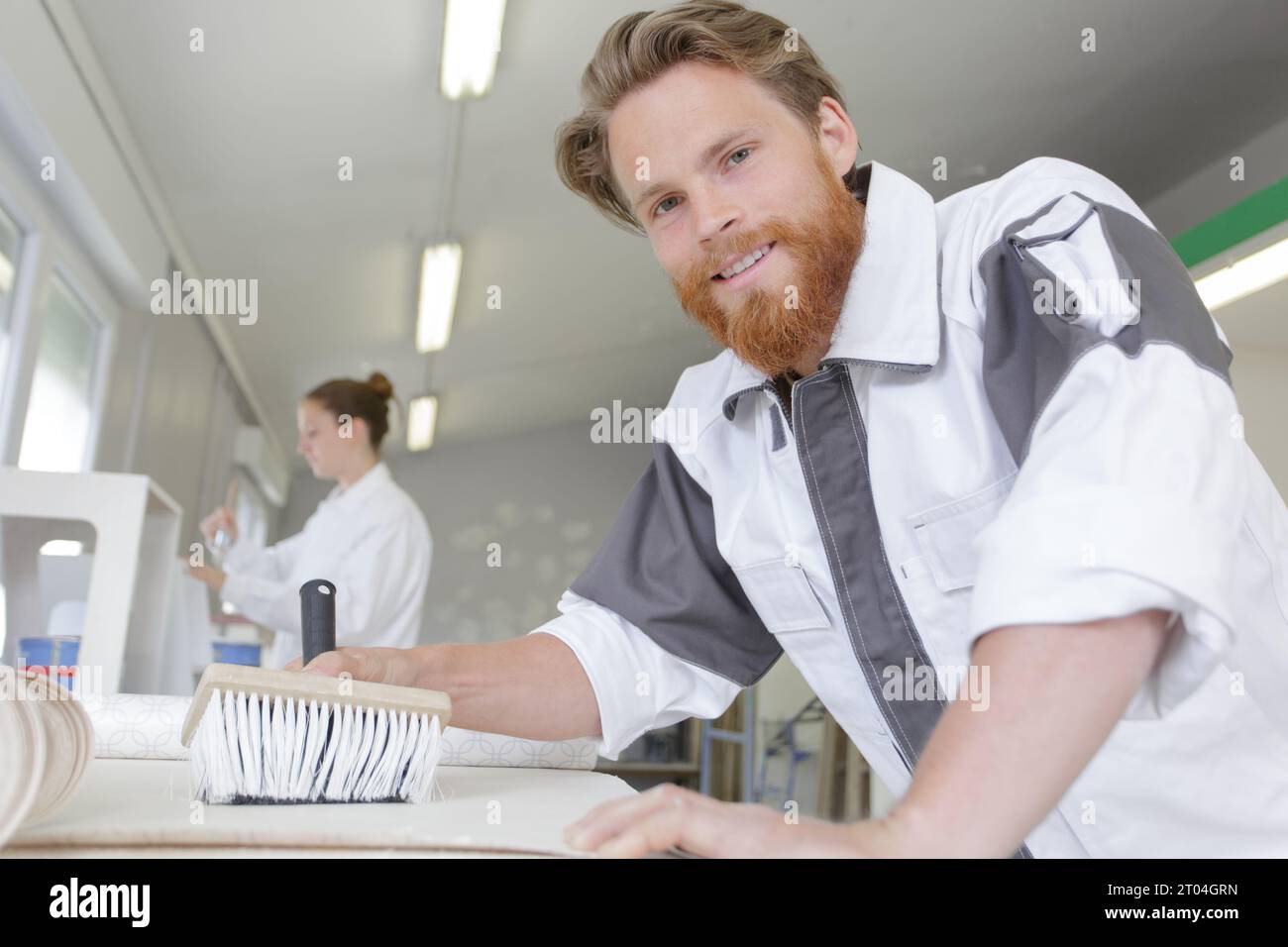 Wallpaper paste brush hi-res stock photography and images - Alamy