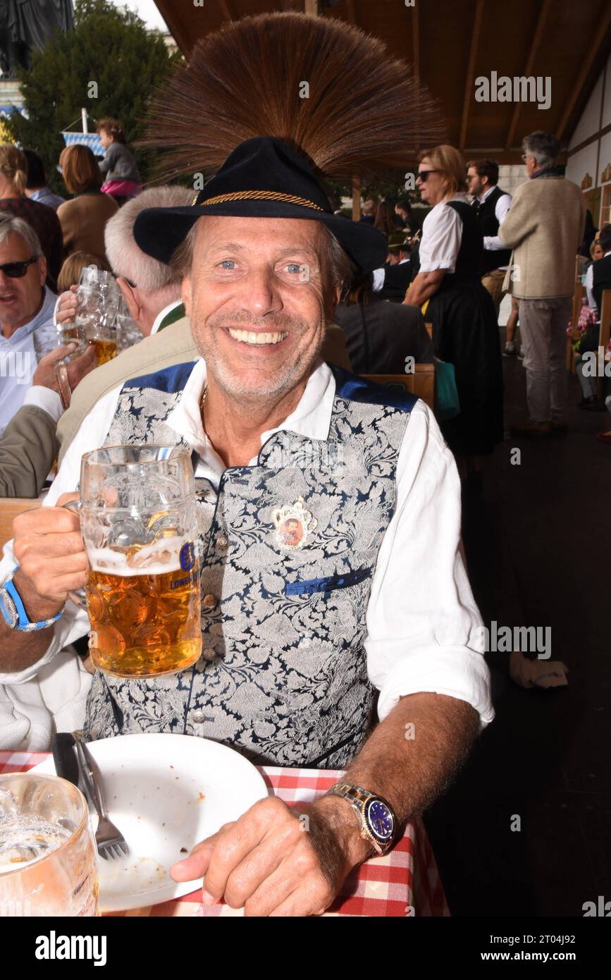 Manfred Hielscher Juwelier GF Muenchen 24.09.2023 Oktoberfest Festkonzert Boellerschiessen unter ...