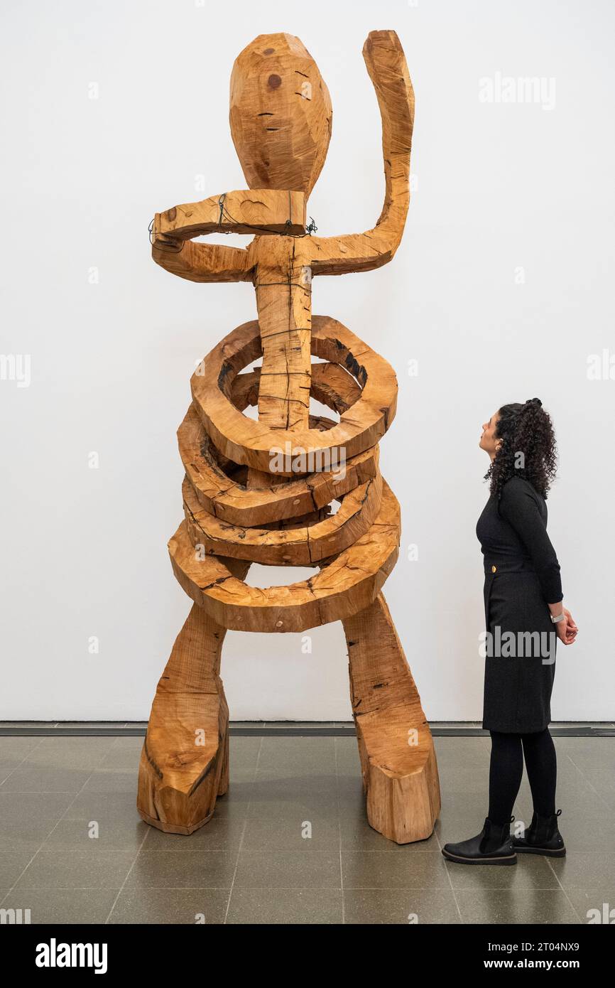 London, UK. 4 October 2023. A staff member views 'Louise Fuller', 2013 ...