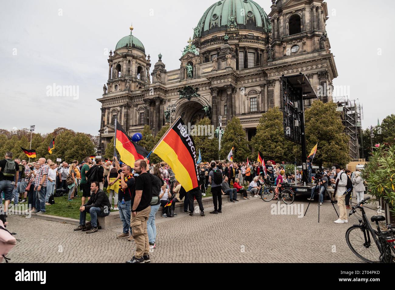 German unification treaty 1990 hi-res stock photography and images - Alamy