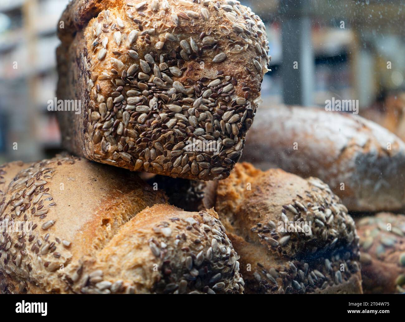 Artisan bread display hi-res stock photography and images - Alamy