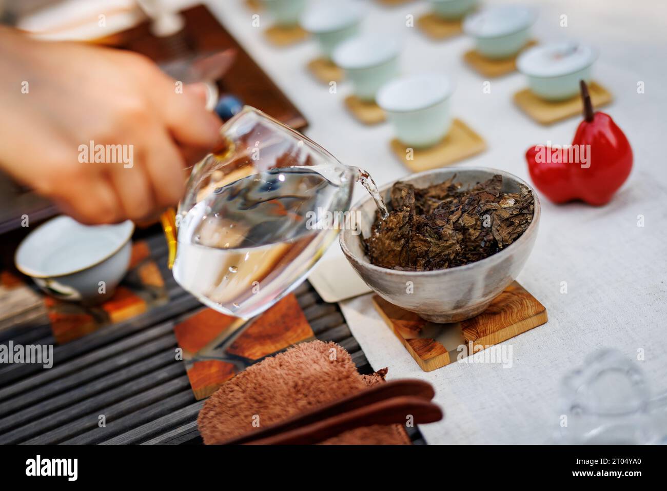Chinese tea leaves ready for brewing Stock Photo - Alamy