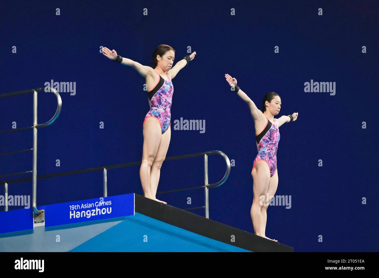 Chinese divers Quan Hongchan and Chen Yuxi win the championships at the ...