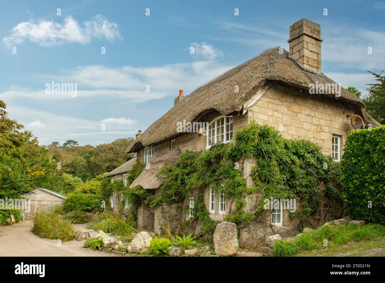 Thatched Cottage at Penberth Cove, Cornwall, England Stock Photo - Alamy