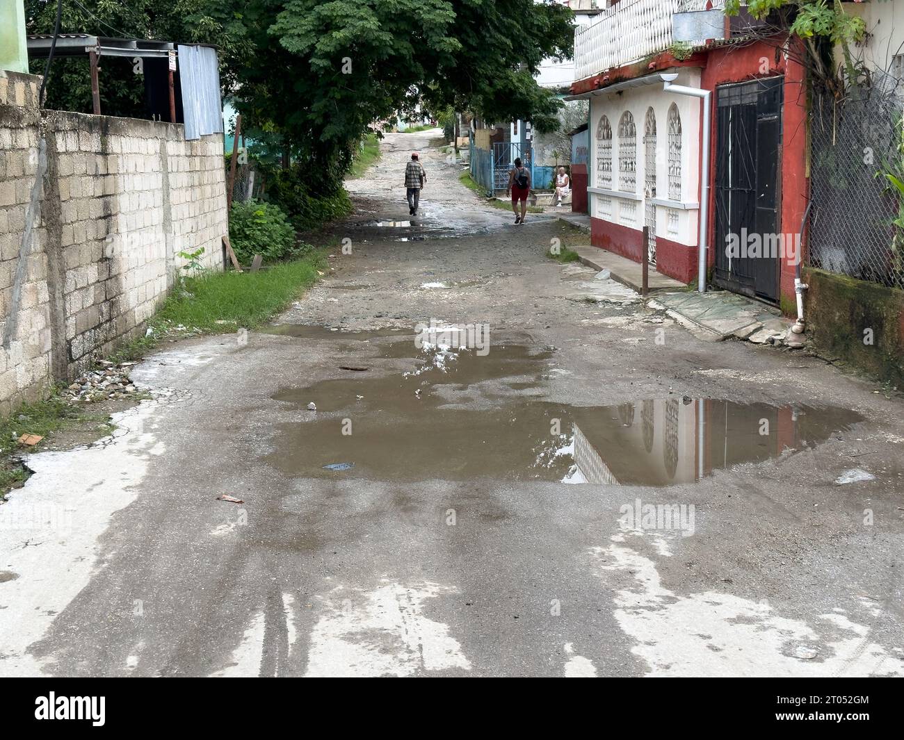Puddle street asphalt hi-res stock photography and images - Alamy