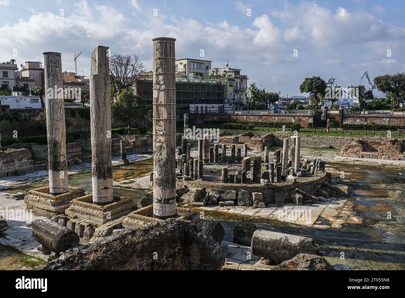 Pozzuoli, Napoli, Italy. 04th Oct, 2023. Roman ruins of the temple of ...