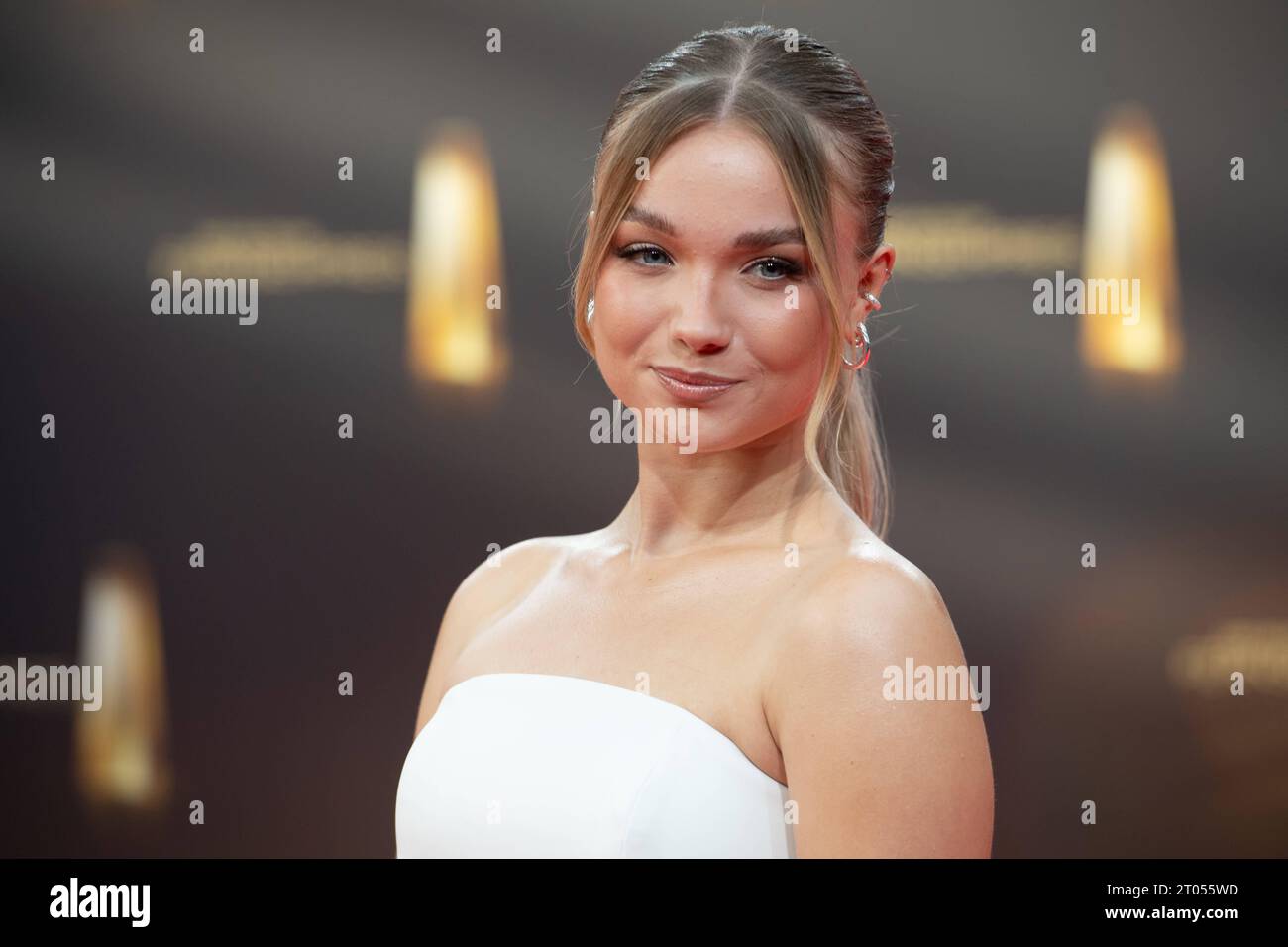 Julia WILLECKE, Schauspielerin, Julia BEAUTX, Roter Teppich, Red Carpet ...