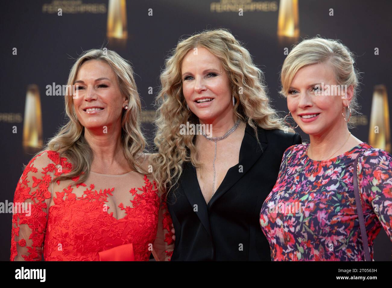 v.l. Birgit von BENTZEL, Moderatorin, Katja BURKARD, Moderatorin, Eva ...