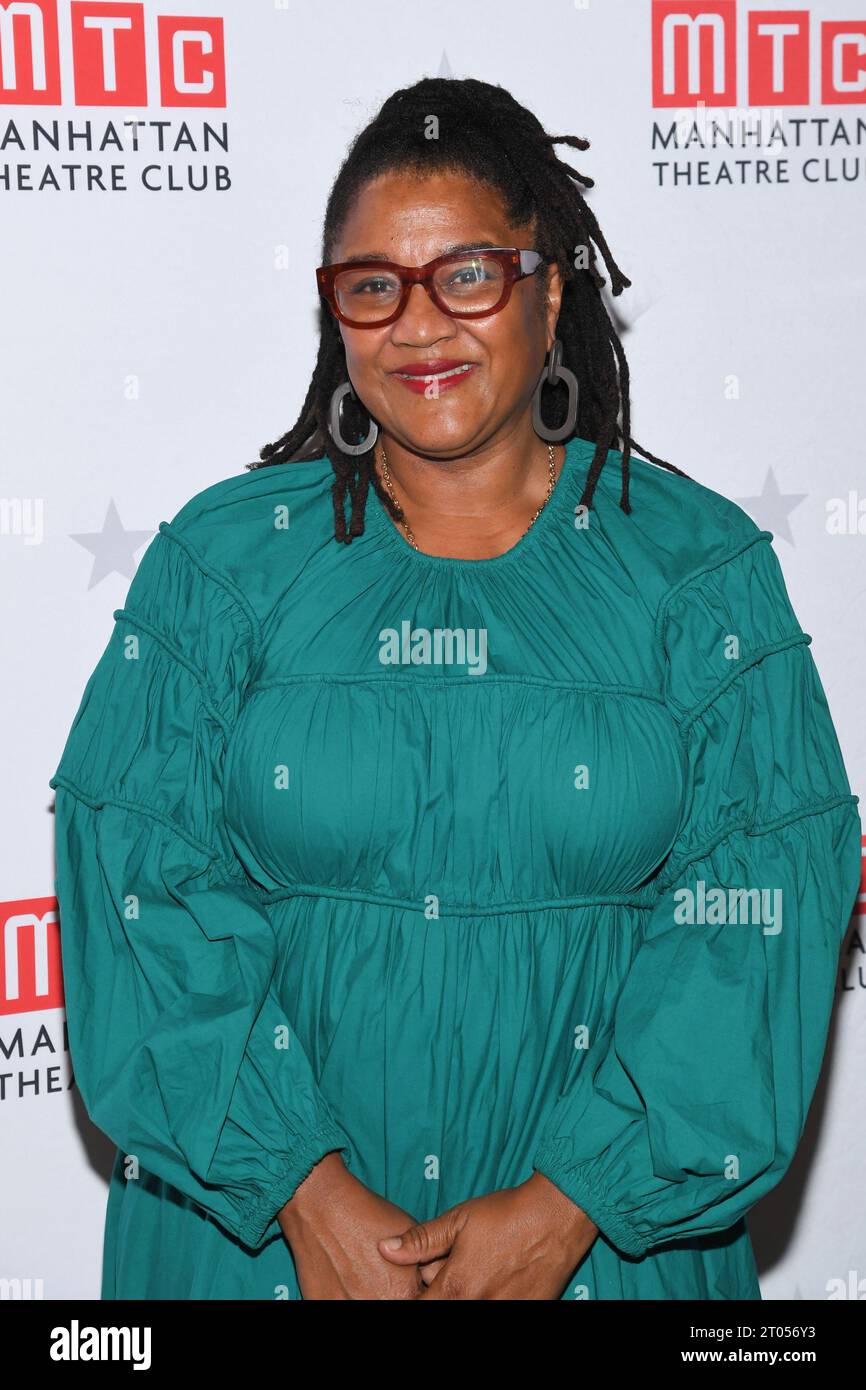 Jajas african hair braiding hi-res stock photography and images - Alamy