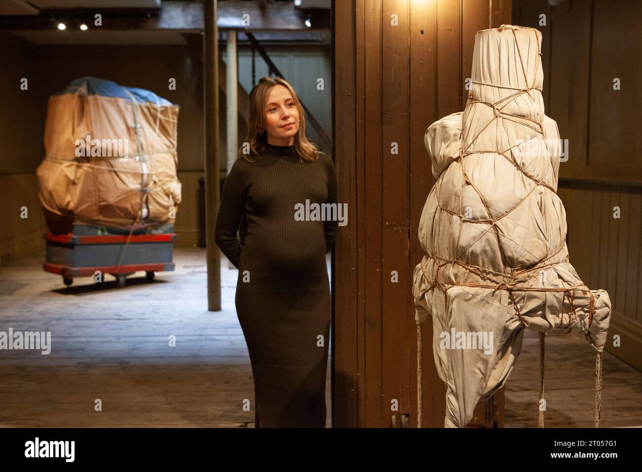 Spitalfields silk weavers hi-res stock photography and images - Alamy