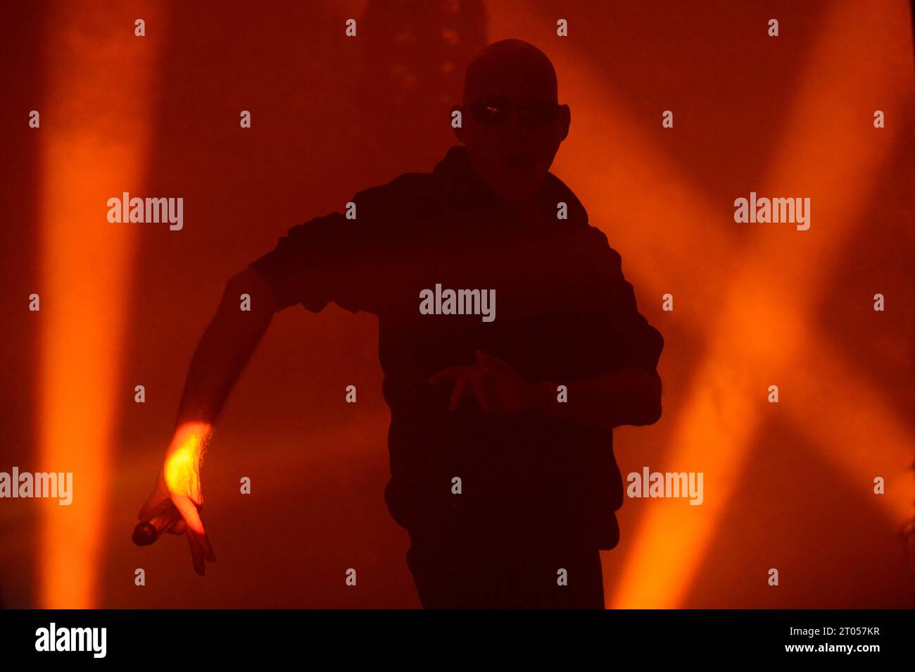 Andrew Eldritch von The Sisters of Mercy live im Capitol. Hannover, 02. ...