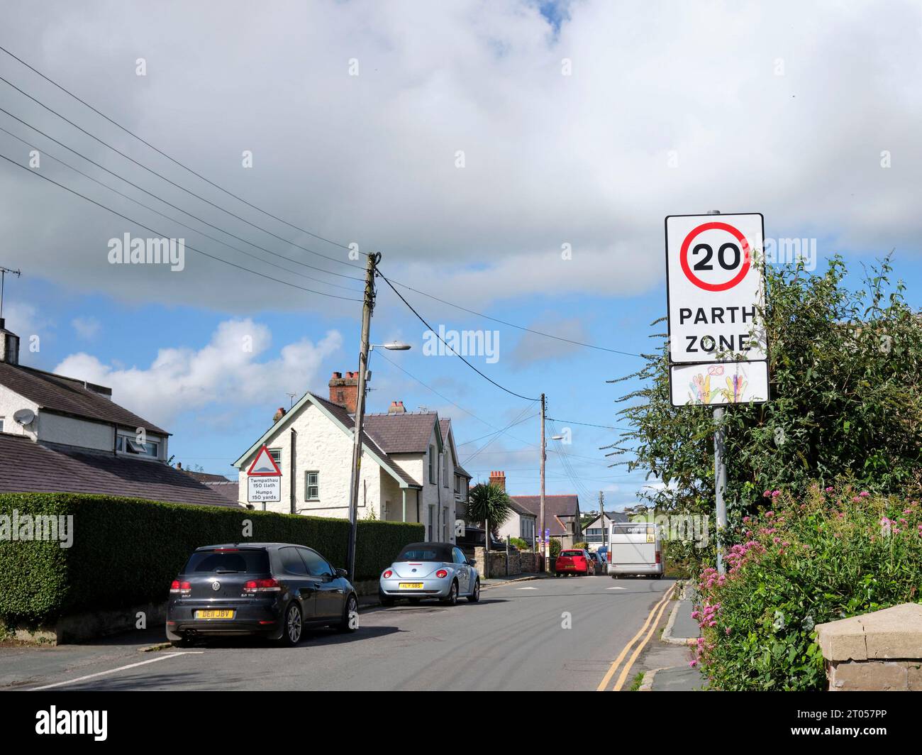 Welsh road signs hi-res stock photography and images - Alamy