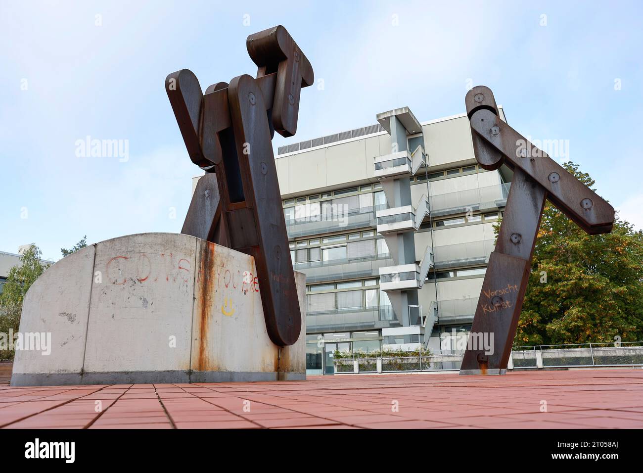 PRODUCTION - 04 October 2023, Bavaria, Erlangen: The machine figures in front of the Technical ...