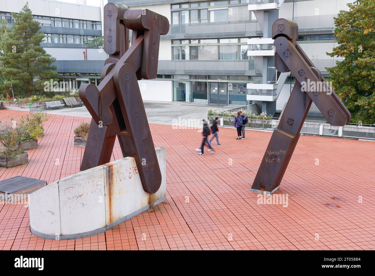 PRODUCTION - 04 October 2023, Bavaria, Erlangen: The machine figures in front of the Technical ...