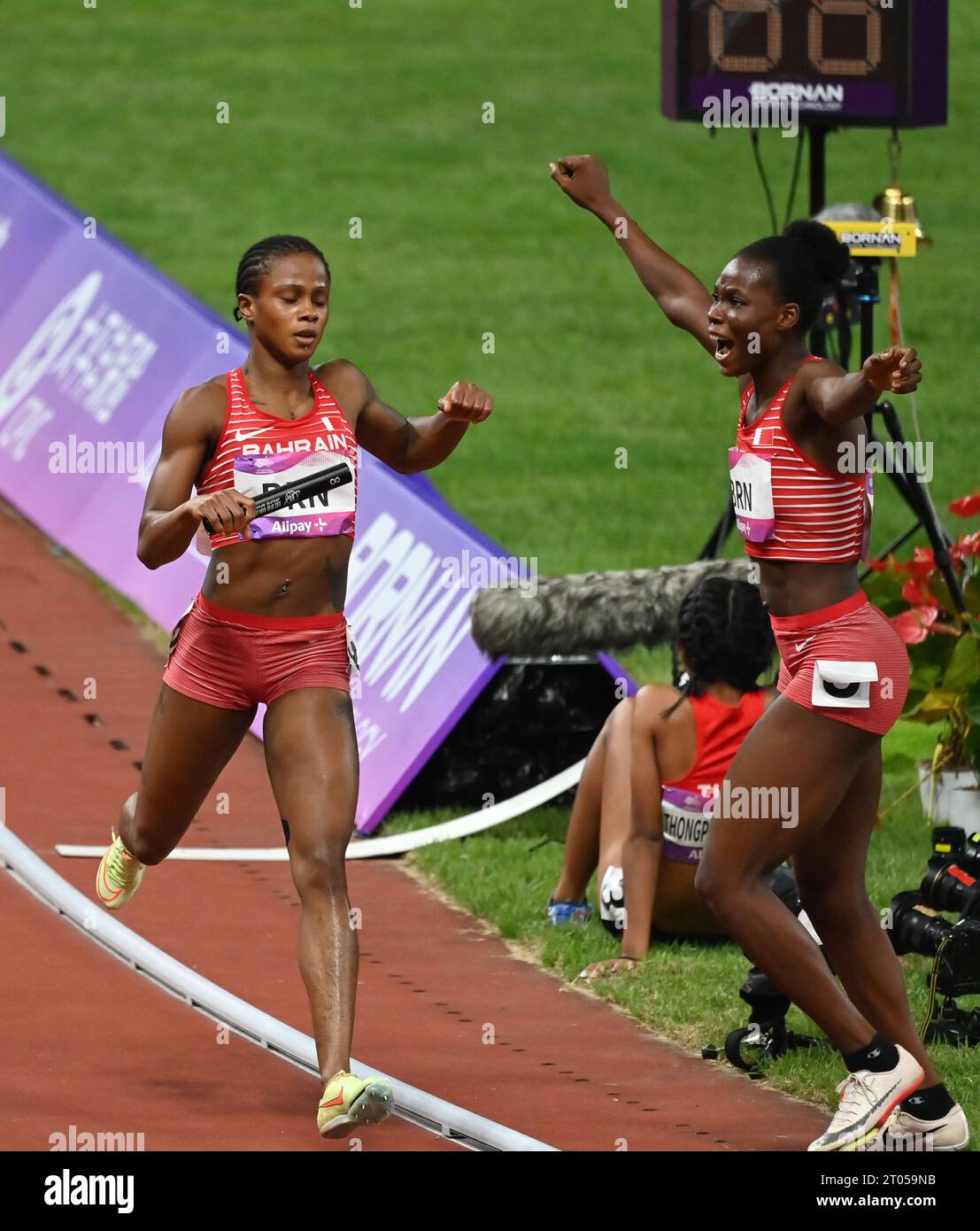 Womens 4 x 400m relay hi-res stock photography and images - Alamy