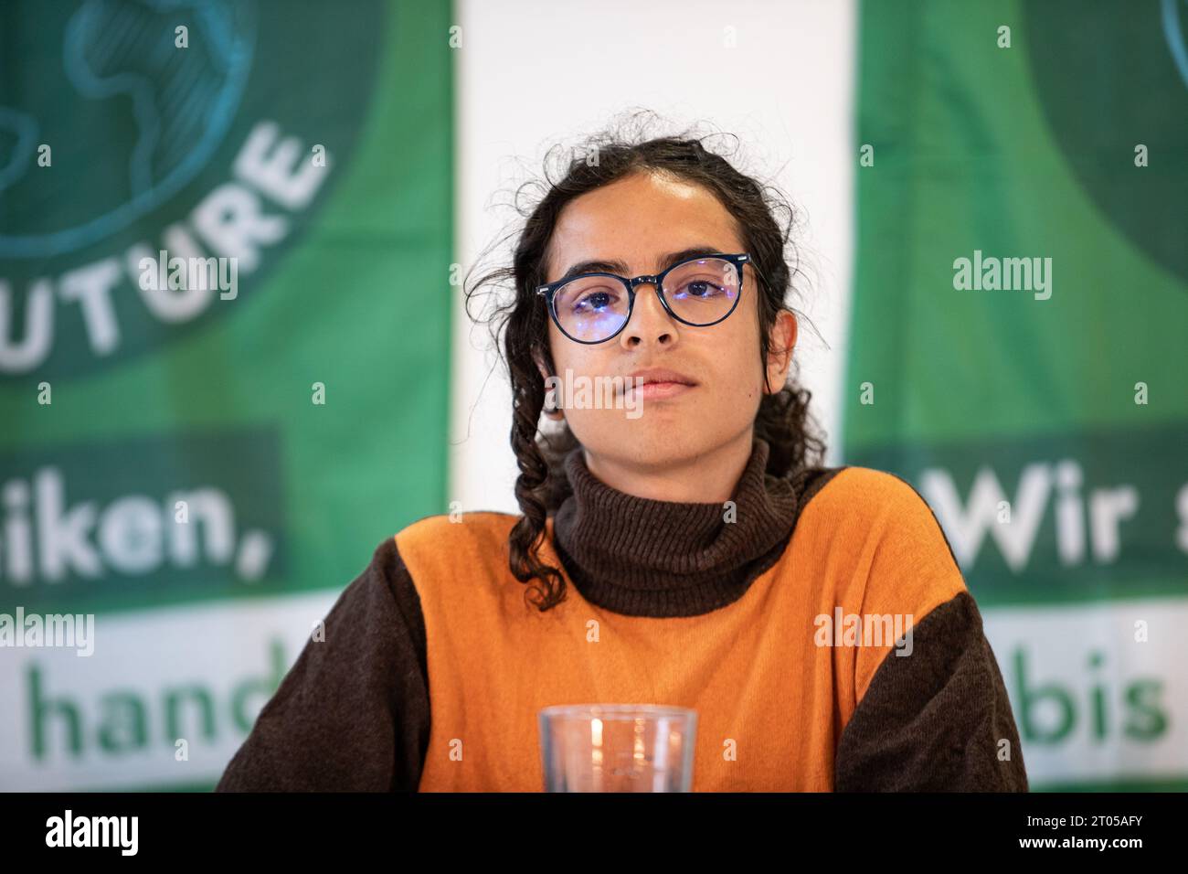 Luc Ouali (Sprecher Friday for Future München) bei der Pressekonferenz ...
