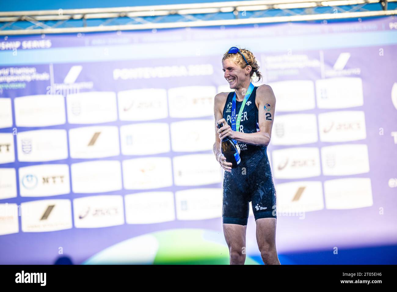 Beth Potter on the podium with the awards ceremony in the 2023 World ...
