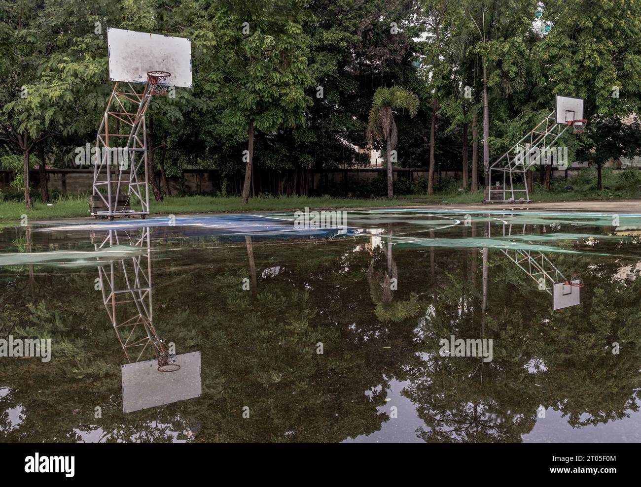 Backboards hi-res stock photography and images - Alamy