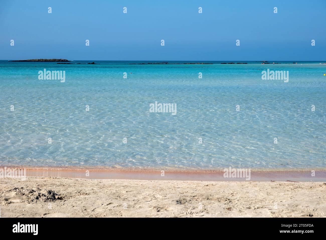 Sandy beach in Elafonisi, Crete, Greece. Pink sand, transparent calm ...