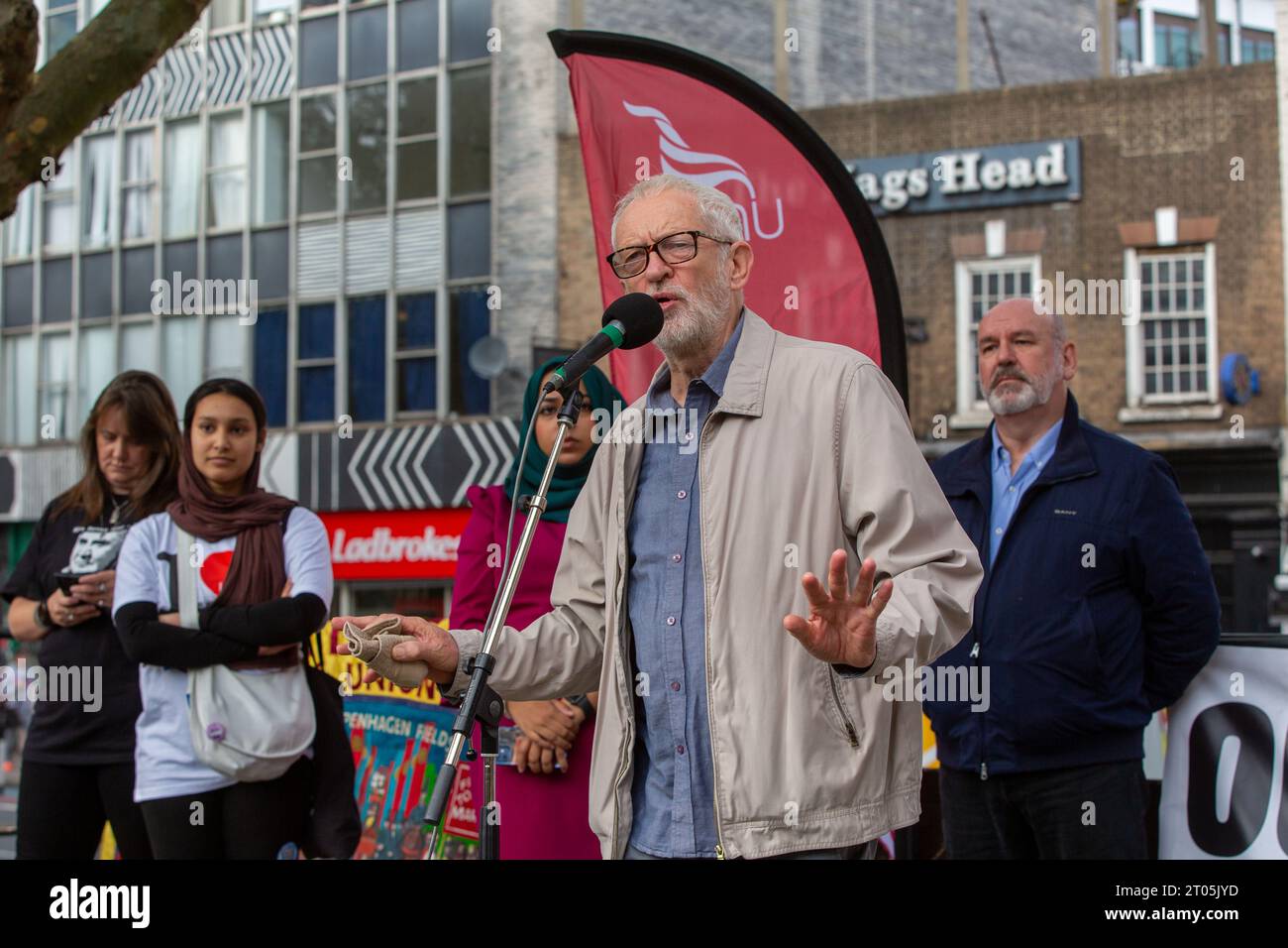 London, England, UK. 4th Oct, 2023. Former Labour leader JEREMY CORBYN ...