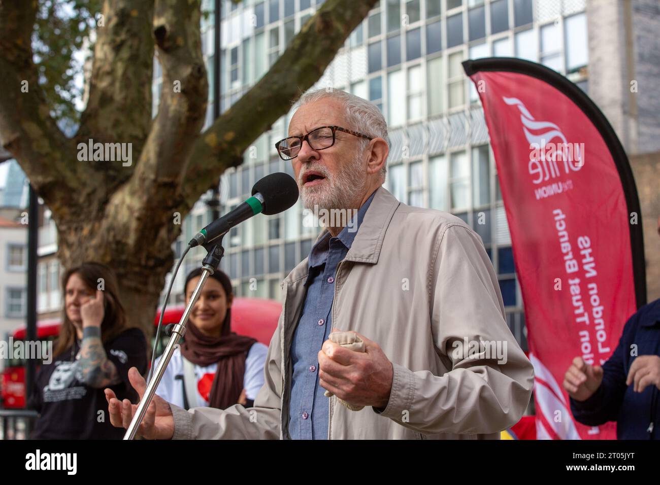 London, England, UK. 4th Oct, 2023. Former Labour leader JEREMY CORBYN ...