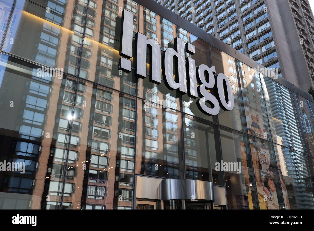 Indigo books reading hi-res stock photography and images - Alamy Indigo books reading hi-res stock photography and images - Alamy