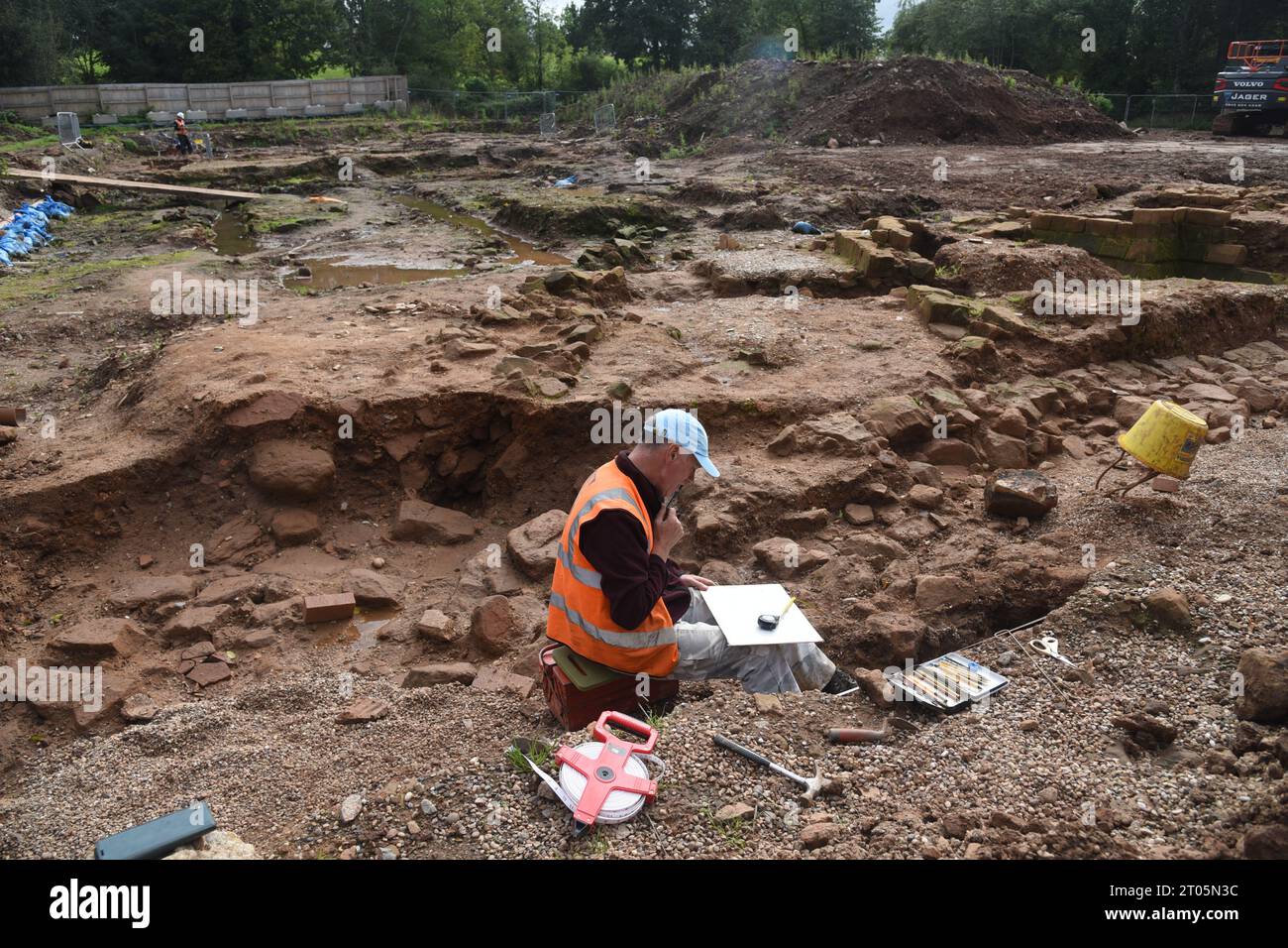 Kenilworth Archaeological Dig 2023 Stock Photo - Alamy