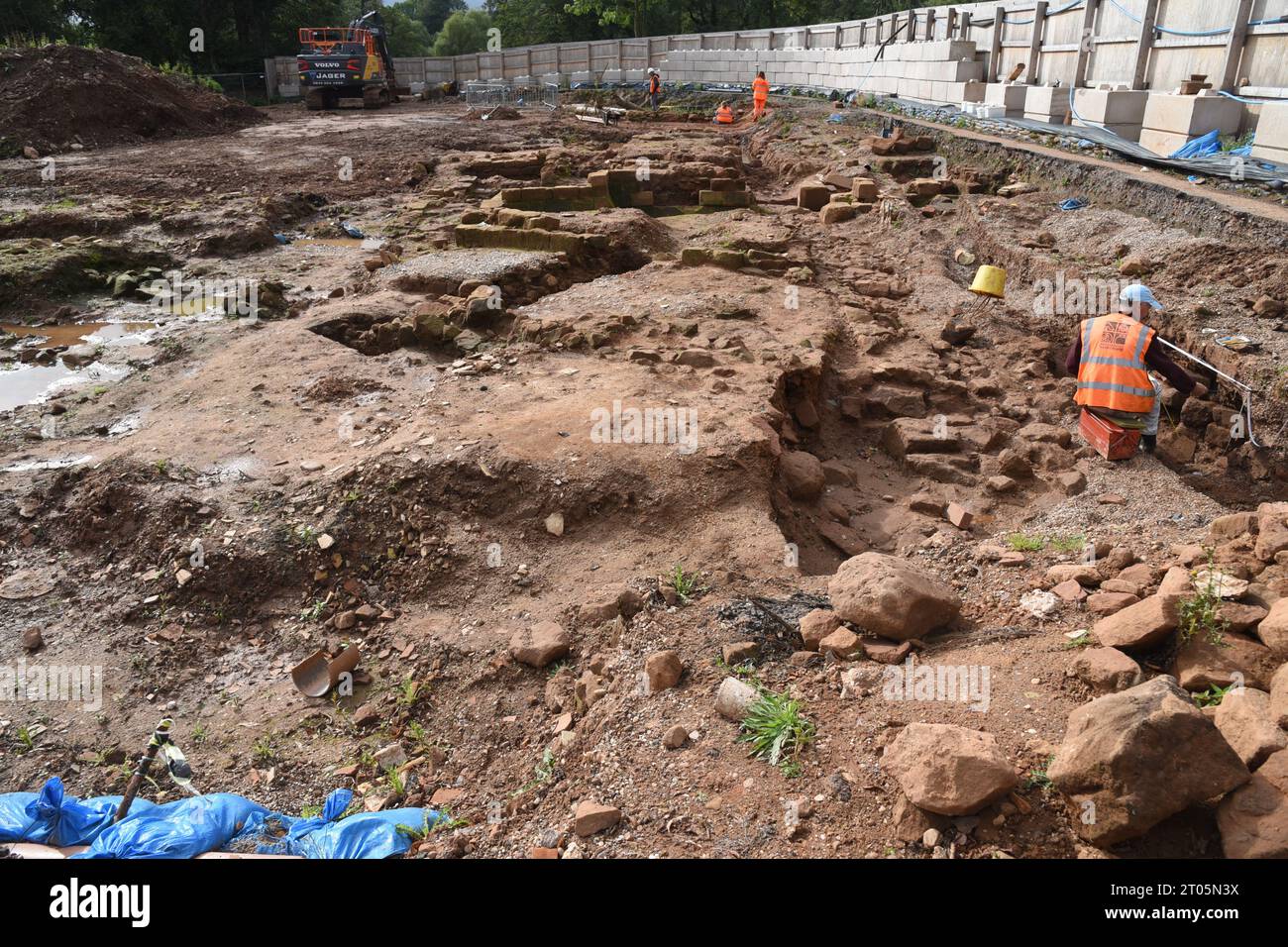 Kenilworth Archaeological Dig 2023 Stock Photo - Alamy