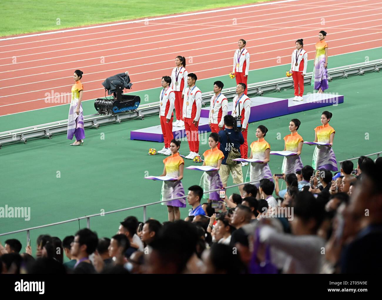Hangzhou, China's Zhejiang Province. 4th Oct, 2023. Gold medalist ...