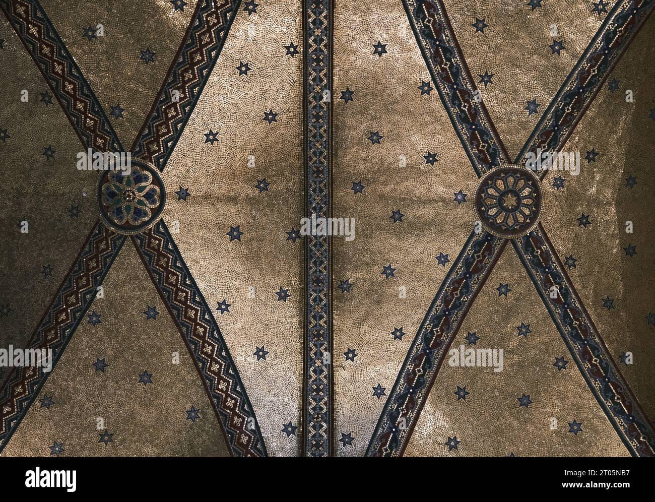 London fitzrovia chapel hi-res stock photography and images - Alamy