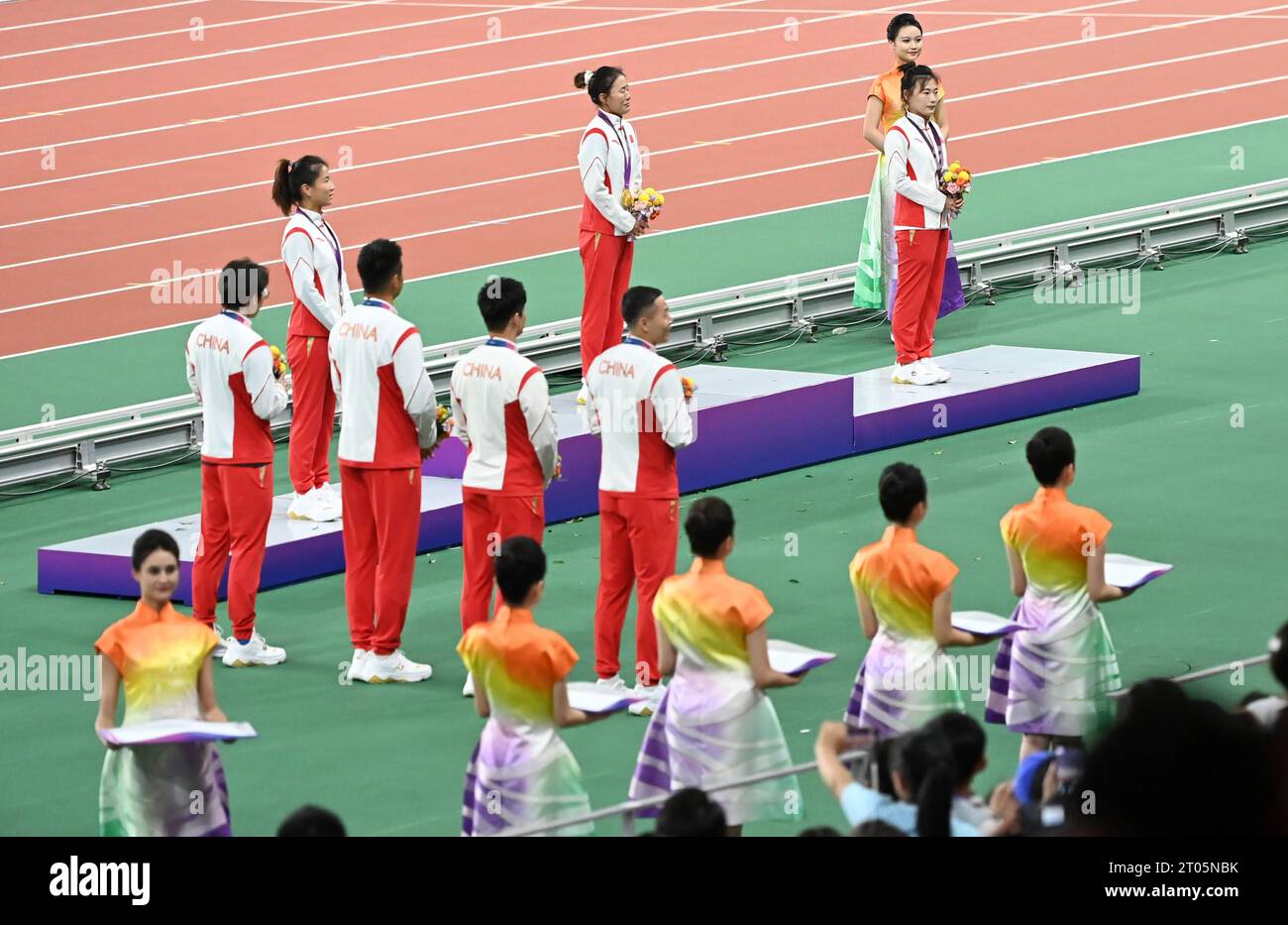 Hangzhou, China's Zhejiang Province. 4th Oct, 2023. Gold medalist ...