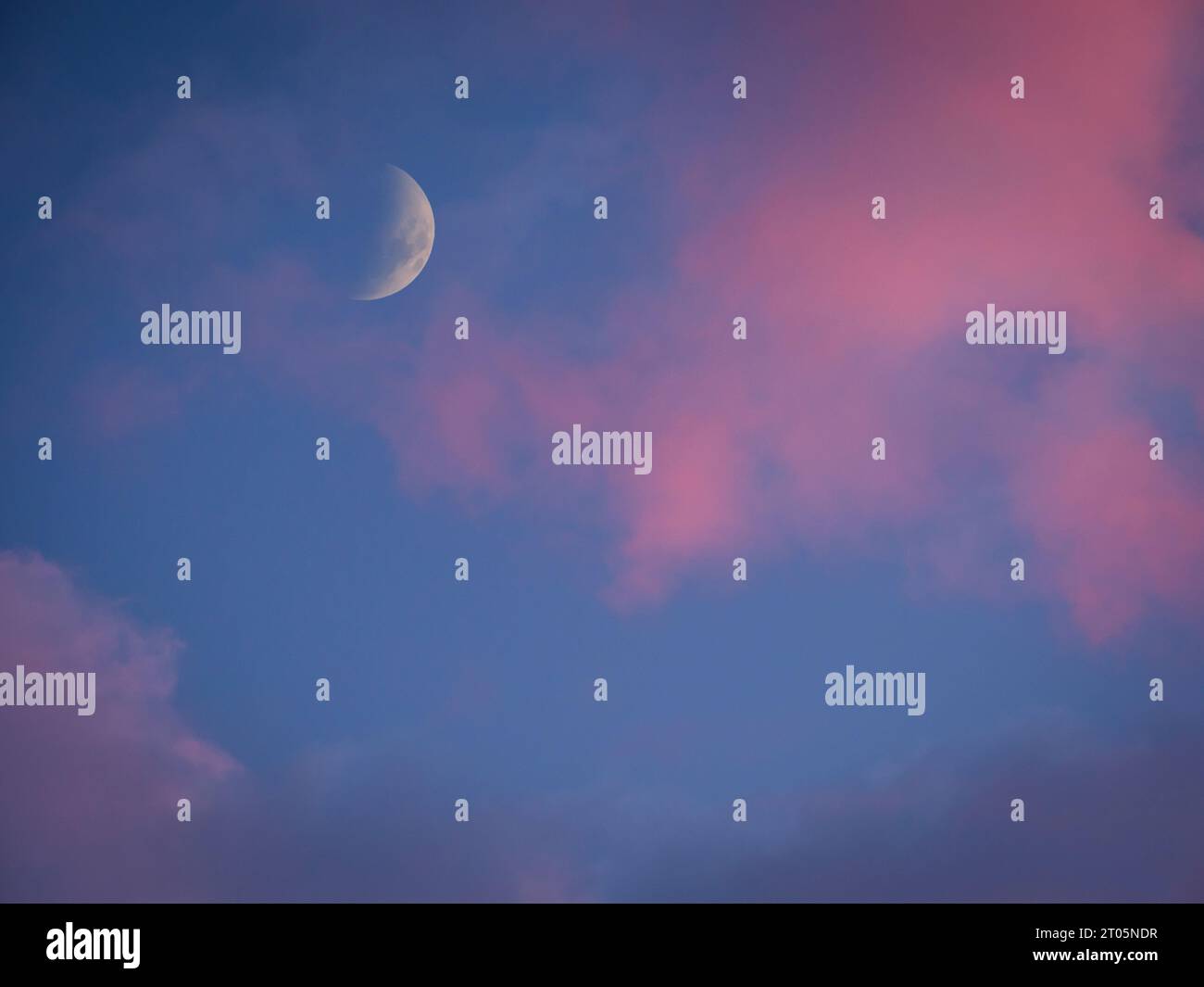 Crescent Moon Definition