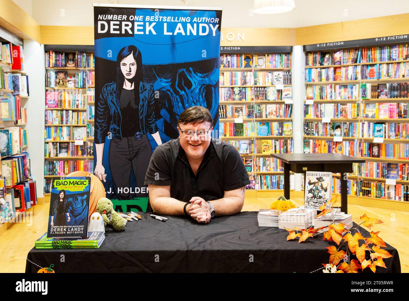 Charismatic derek landy hi-res stock photography and images - Alamy