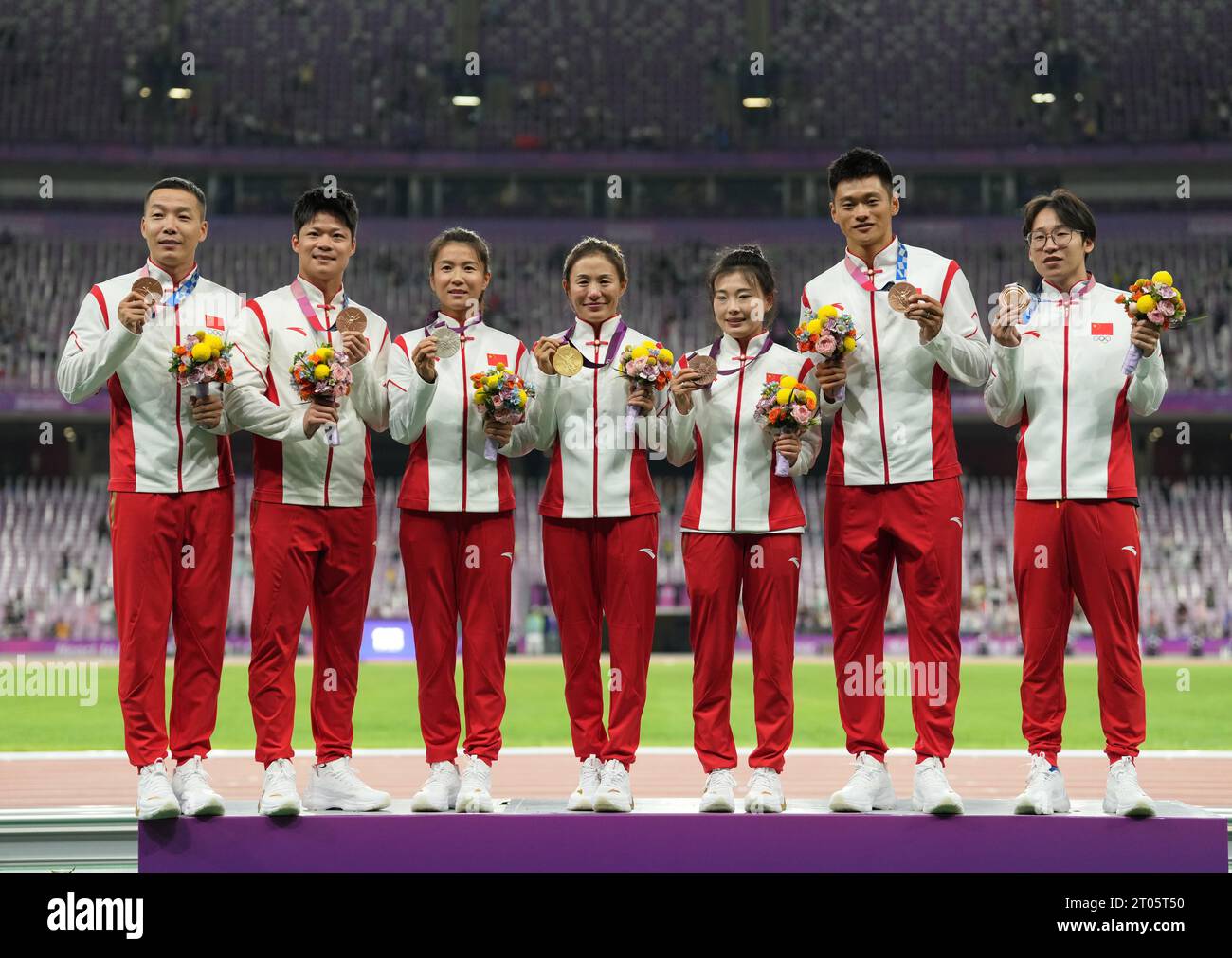Hangzhou, China's Zhejiang Province. 4th Oct, 2023. Gold medalist ...