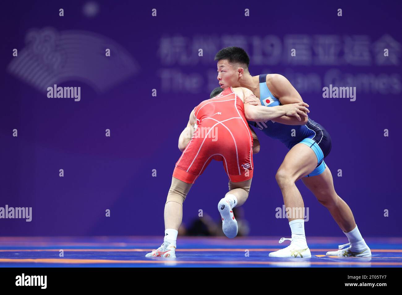 Hangzhou, China's Zhejiang Province. 4th Oct, 2023. Endo Katsuaki (R ...