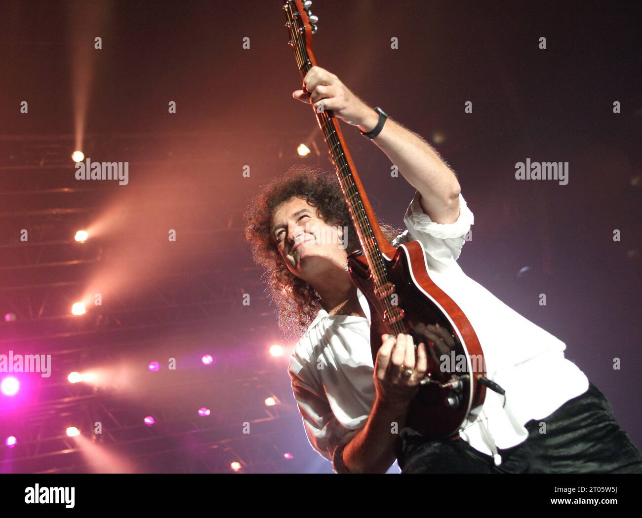 Brian may guitar hi-res stock photography and images - Alamy