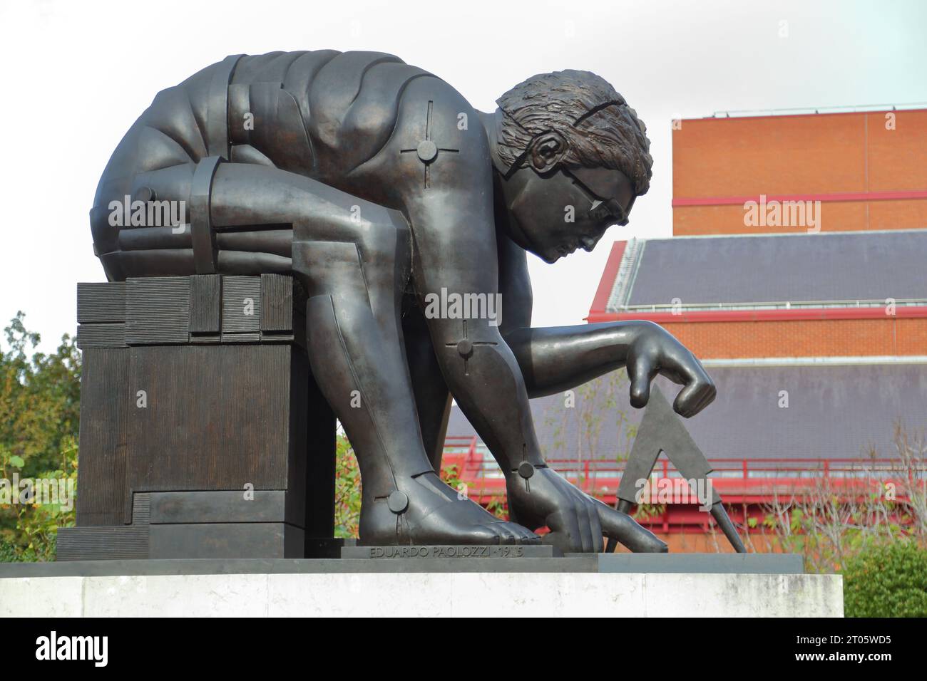 Bronze statue based on William Blake's study of Isaac Newton by Eduardo ...