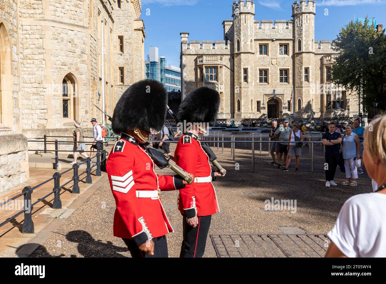 In uniform of the welsh guards hi-res stock photography and images - Alamy