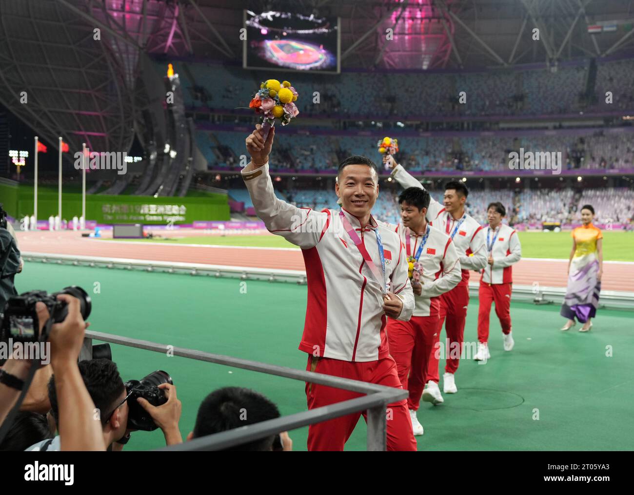 Hangzhou, China's Zhejiang Province. 4th Oct, 2023. Bronze medalists Wu Zhiqiang, Su Bingtian ...