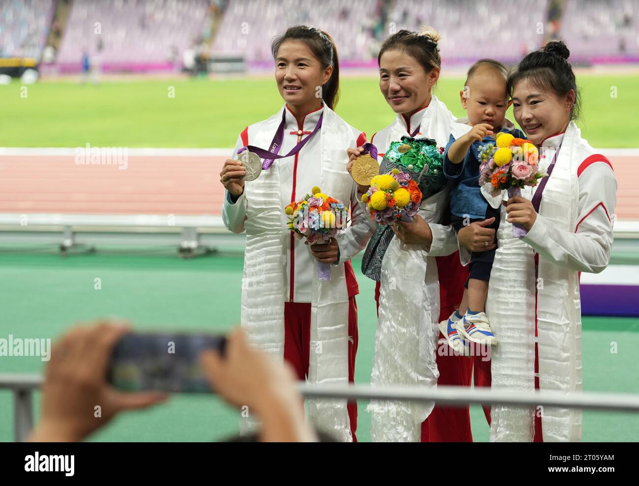 Hangzhou, China's Zhejiang Province. 4th Oct, 2023. Gold medalist ...