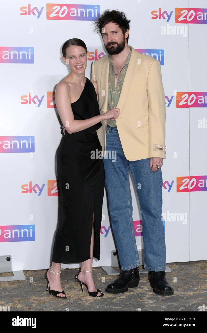 Carlotta Gamba und Fabio D Innocenzo beim Photocall Sky 20 anni / Sky ...
