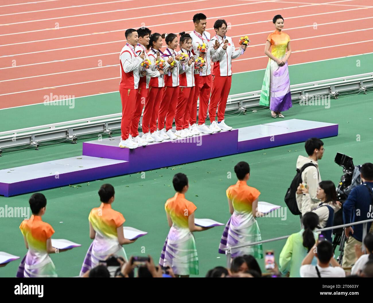 Hangzhou, China's Zhejiang Province. 4th Oct, 2023. Gold medalist ...