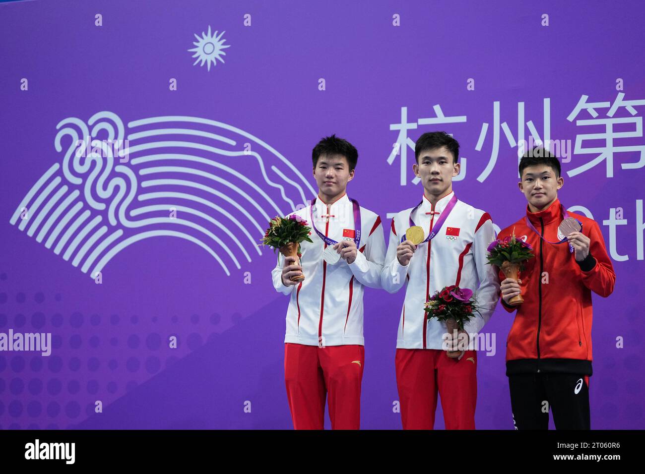 Hangzhou, China's Zhejiang Province. 4th Oct, 2023. Gold Medalist Yang ...