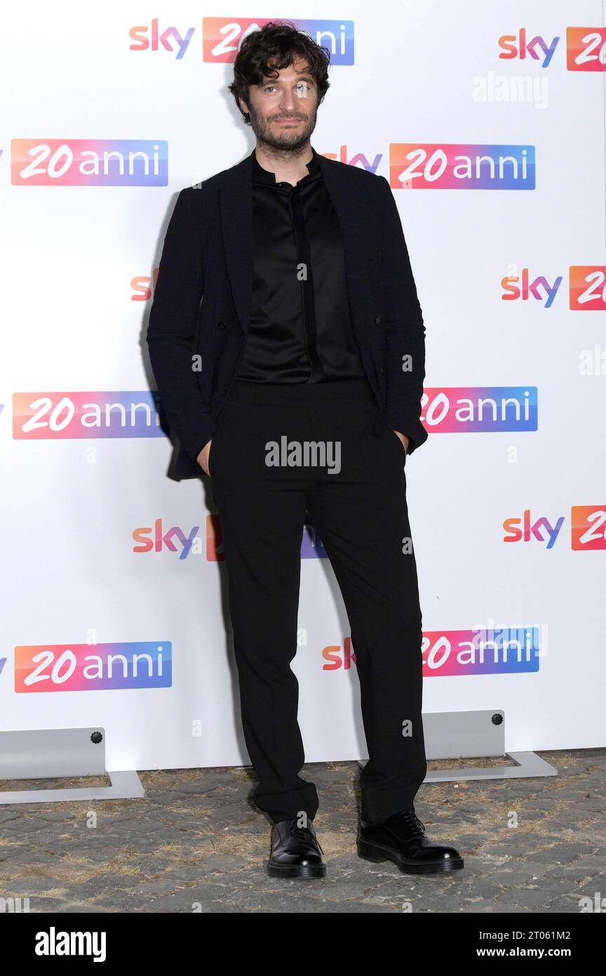 Lino Guanciale beim Photocall Sky 20 anni / Sky 20 Jahre im Terme di ...