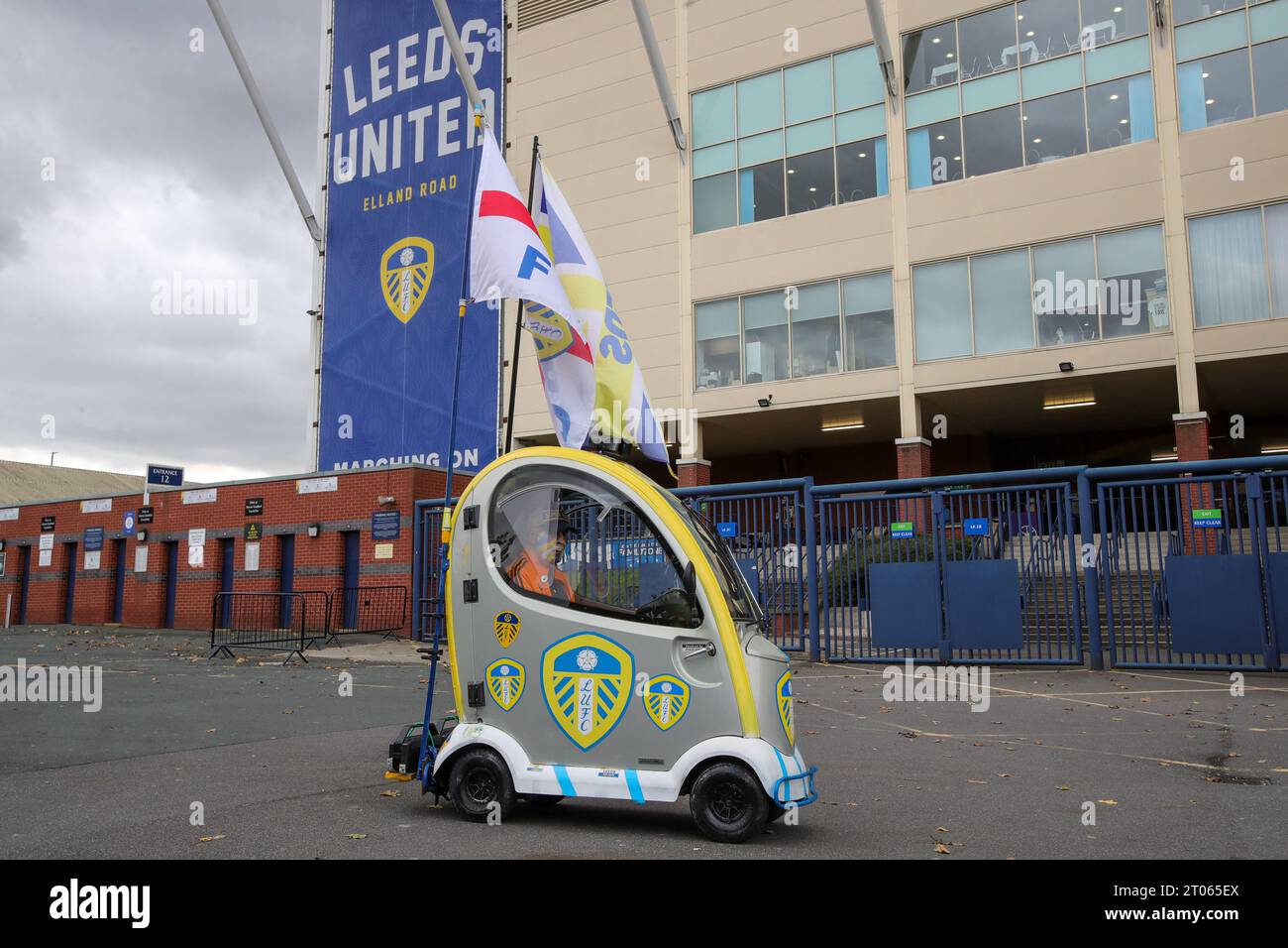 Leeds, UK. 04th Oct, 2023. A general view of a Leeds United themed mini ...