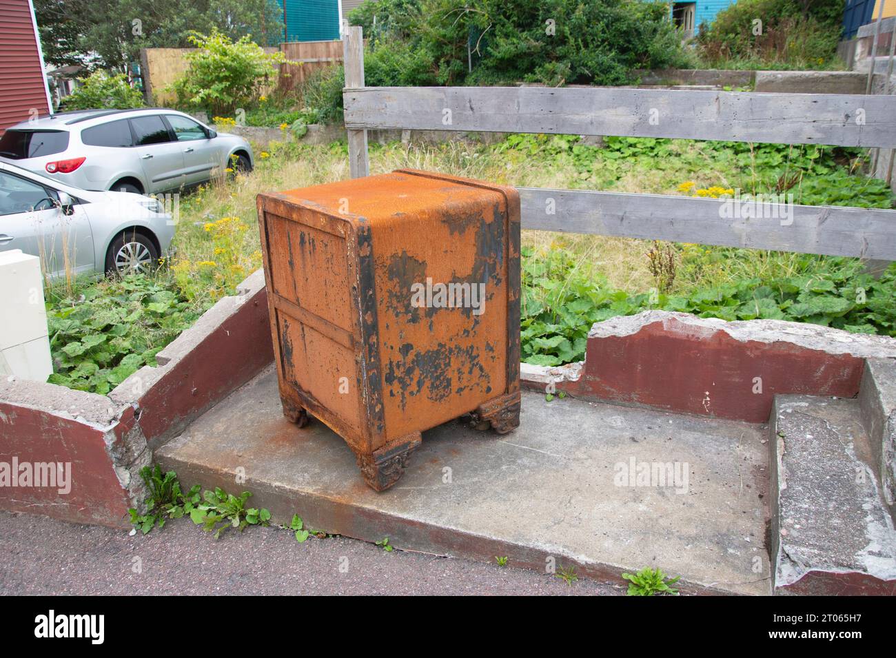 Safe on the street hi-res stock photography and images - Alamy