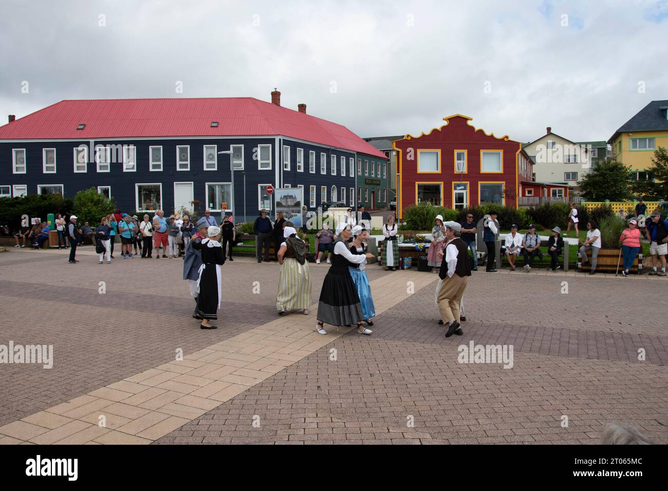 Basque dancers france hi-res stock photography and images - Alamy