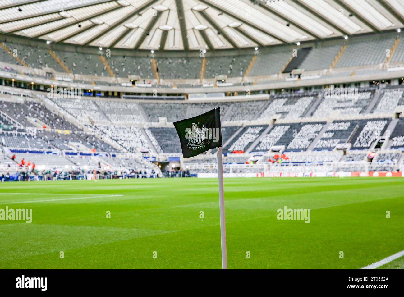 Paris saint germain flag hi-res stock photography and images - Alamy