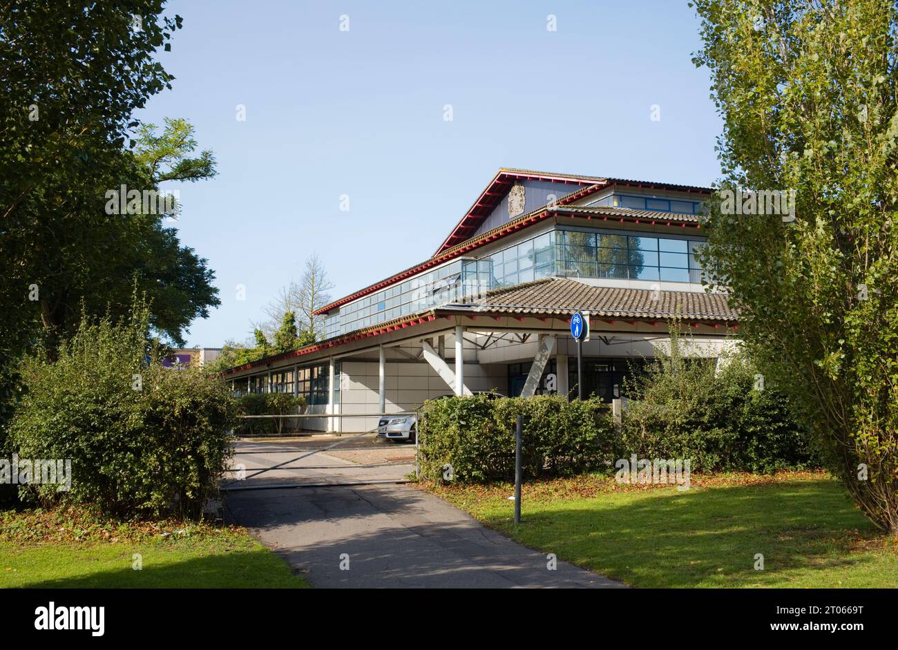 The Modernist style crown court building in Peterborough Stock Photo ...