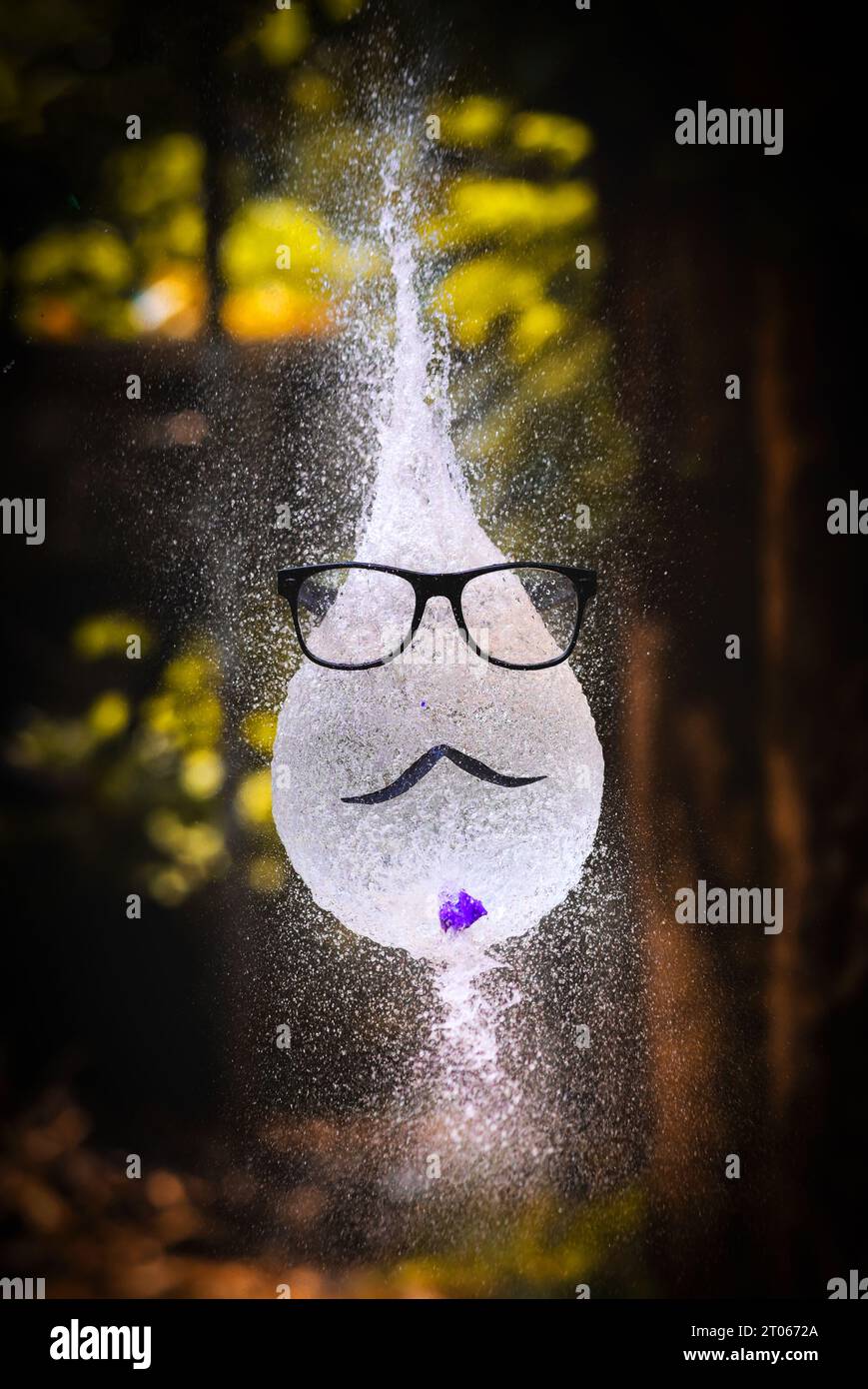 Water splash photography creating a face with balloon splash Stock ...